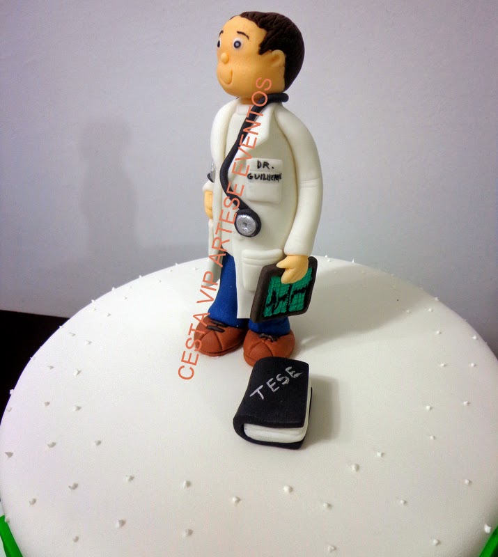CESTA VIP ARTES E EVENTOS: BOLO DECORADO ESTUDANTE DE MEDICINA