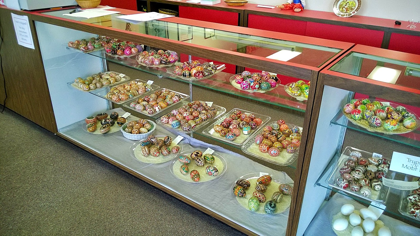 Use My Camera: Visiting the Ukrainian Gift Shop in Minnesota