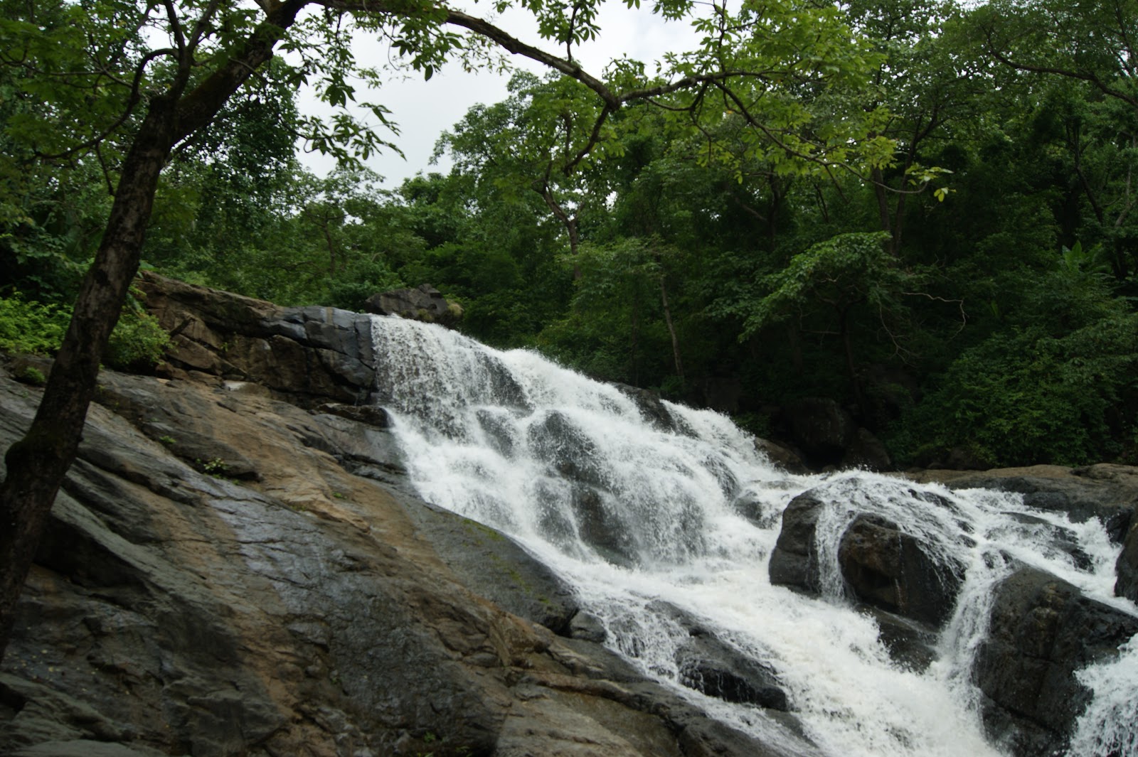 A Trip to Chinchoti Waterfall