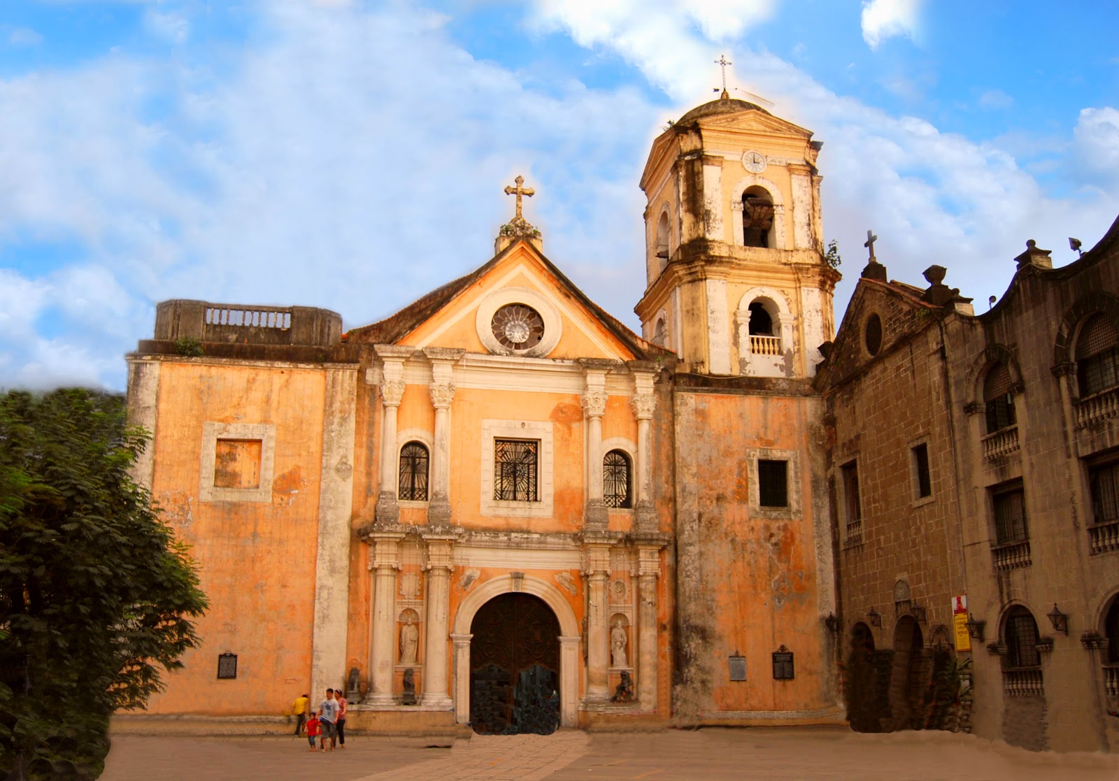 PINAY TAMBAY: The Baroque Churches Of The Philippines