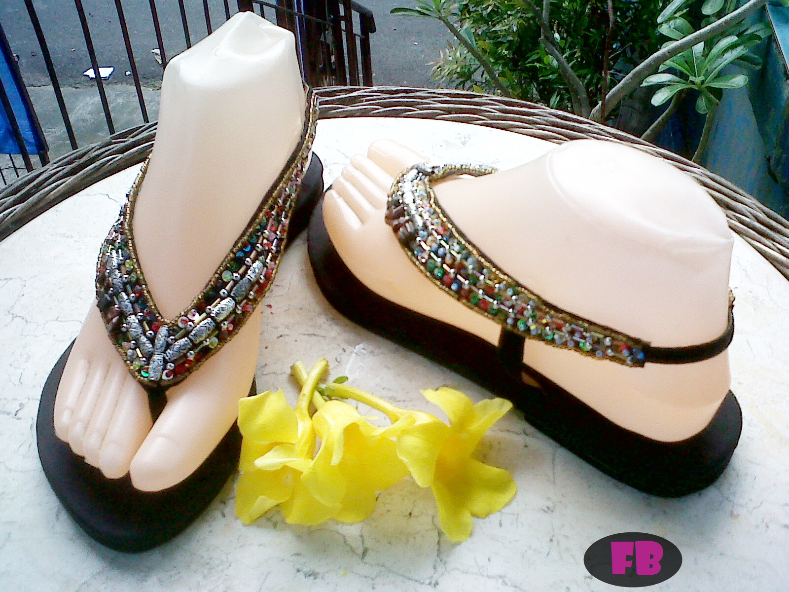 Oleh-Oleh Khas Bali: SALE SANDAL BALI @RP 38.000