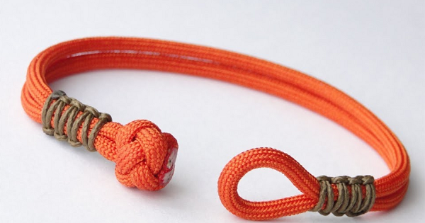 Minimalist Unisex Paracord Bracelet Tutorials have Beading Potential ...