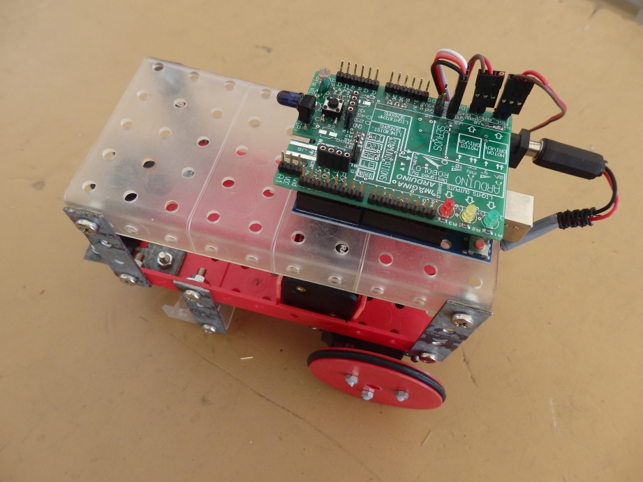 Alma de herrero: Robot Arduino controlado con mando a distancia