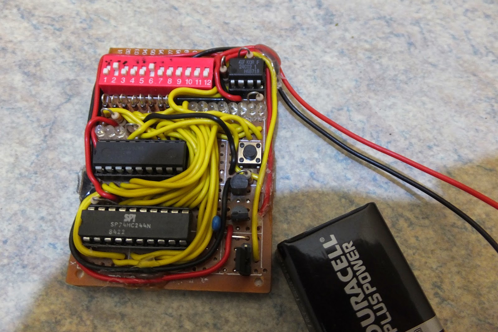 Tech4Art: Comment lire et écrire dans une EEPROM 24C02 sans PC