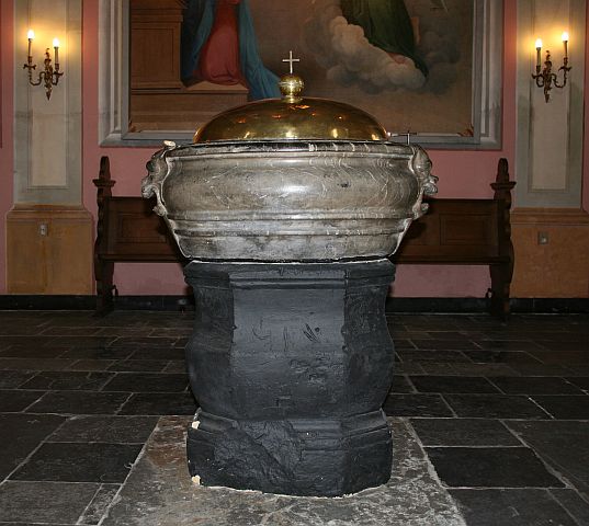 Mediator Dei: Mediator Dei boven de doopvont