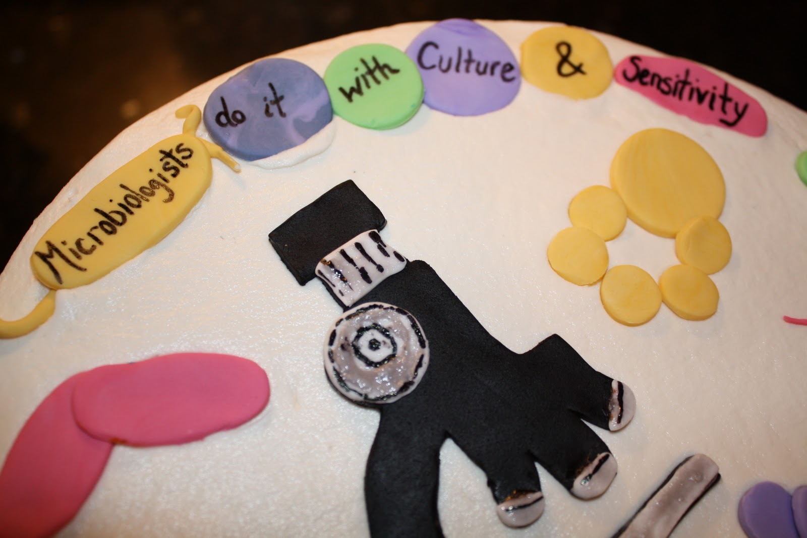 Kake: Microbiology Cake