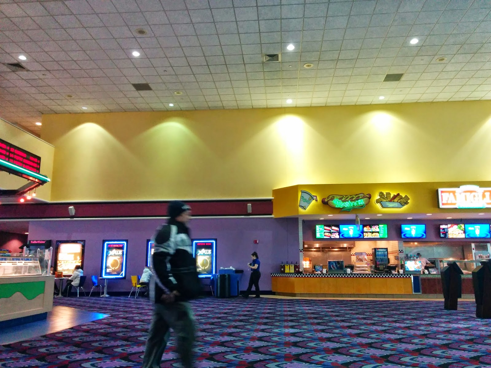 Обзор кинотеатра Edgewater Cinema Multiplex