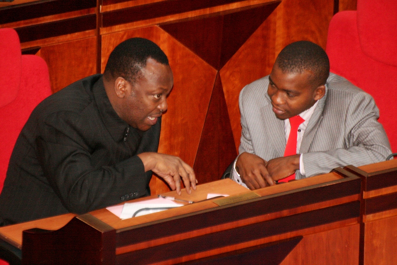 entertainment world: VIJIMAMBO: TWASIRA MBALIMBALI KUTOKA BUNGENI DODOMA