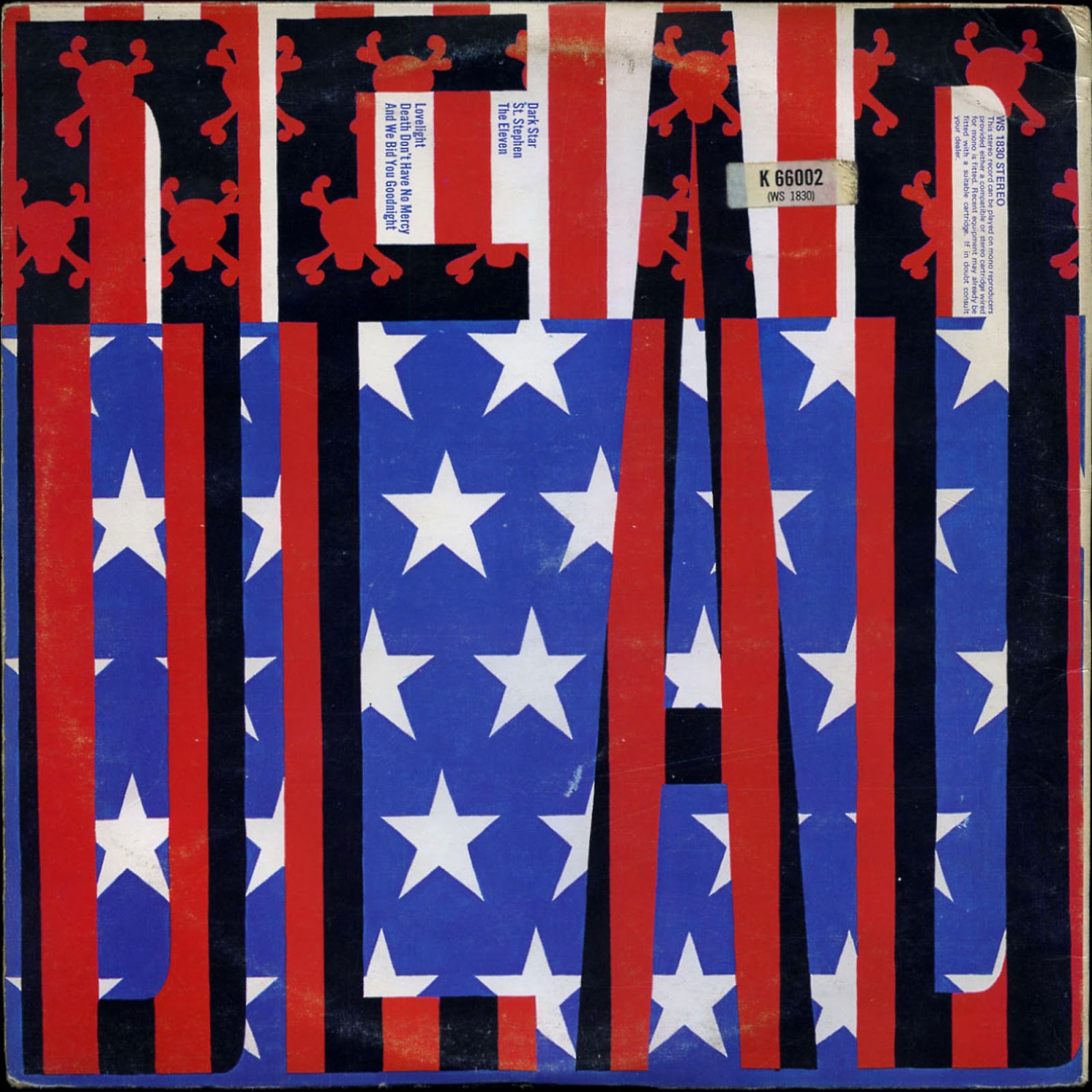 I've looked at that album cover a THOUSAND times and never noticed ...