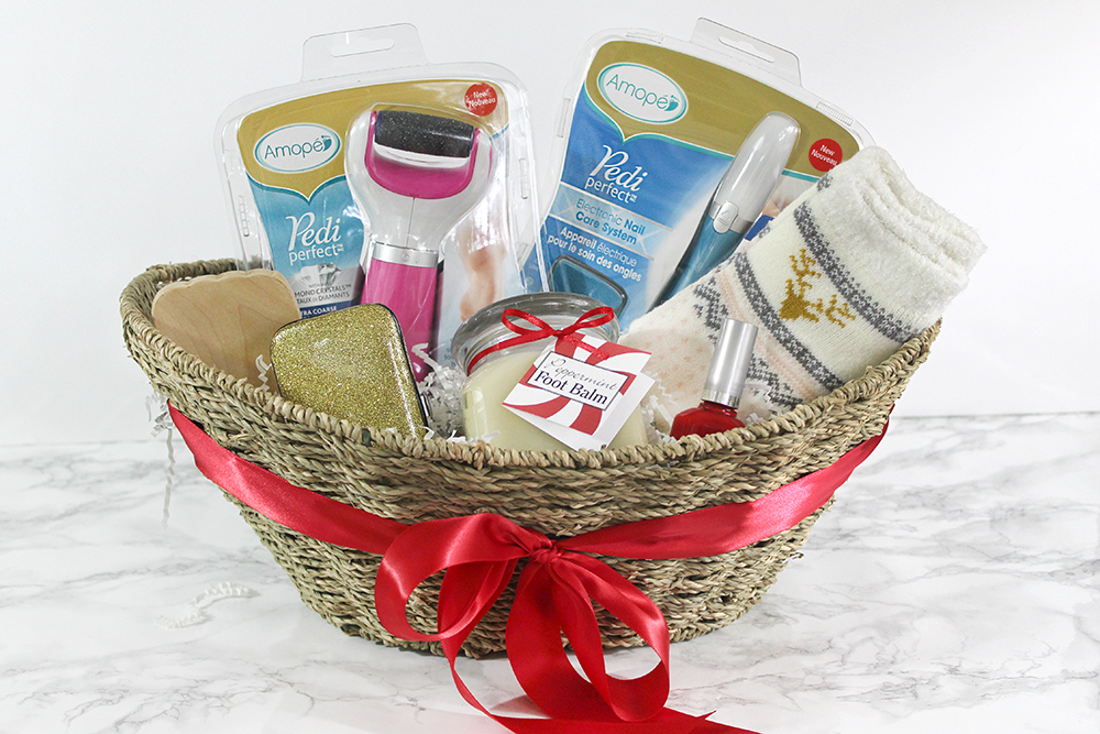 Southern Mom Loves: Give a Mani/Pedi Gift Basket! {with DIY Peppermint ...