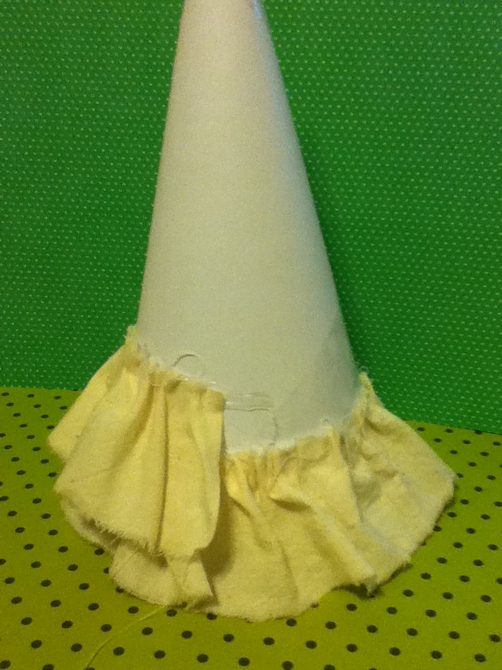 The Creative Vault: Ruffled Muslin Trees {Tutorial}