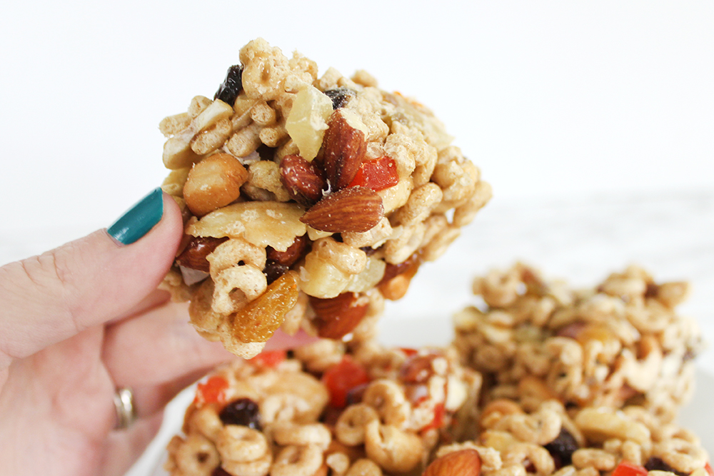 Southern Mom Loves: Cheerios Tropical Fruit & Nut Cereal Bars