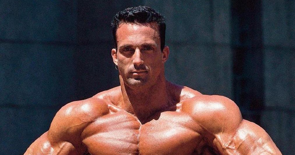 Bodybuilders Privates Exposed - Bulge, Posing Trunks, Visible Penis ...