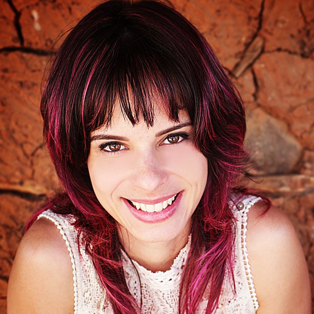 Blog Adoradores: Marcela Taís retorna de viagem missionária com muitas ...