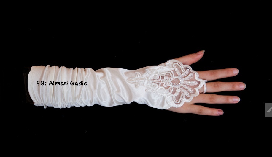 CHIRA MUSLIMAH'S GALLERY: COLLECTION of HANDSOCKS