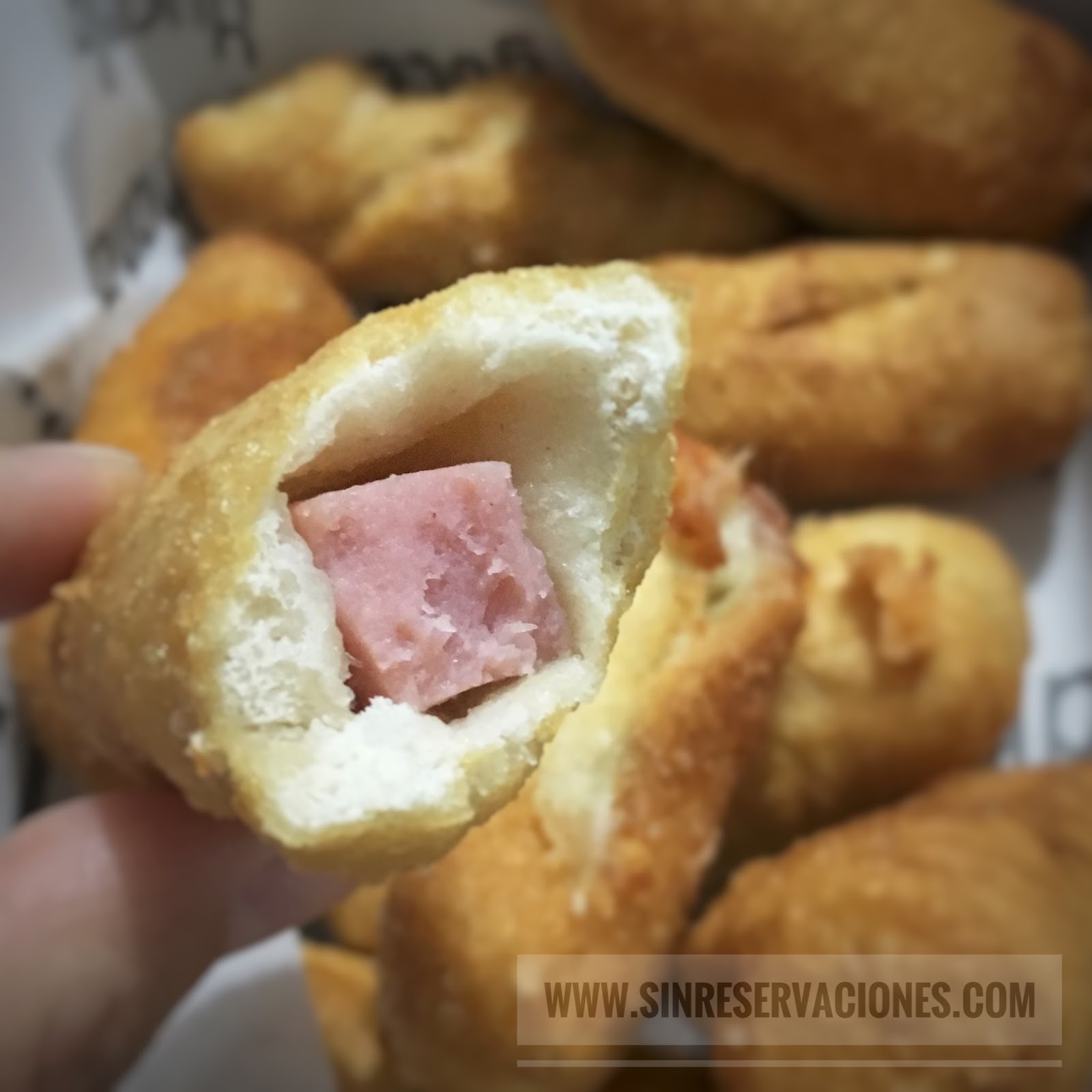 Yuquitas Rellenas Carretilleras en Yuca 'n'Roll - Sin Reservaciones