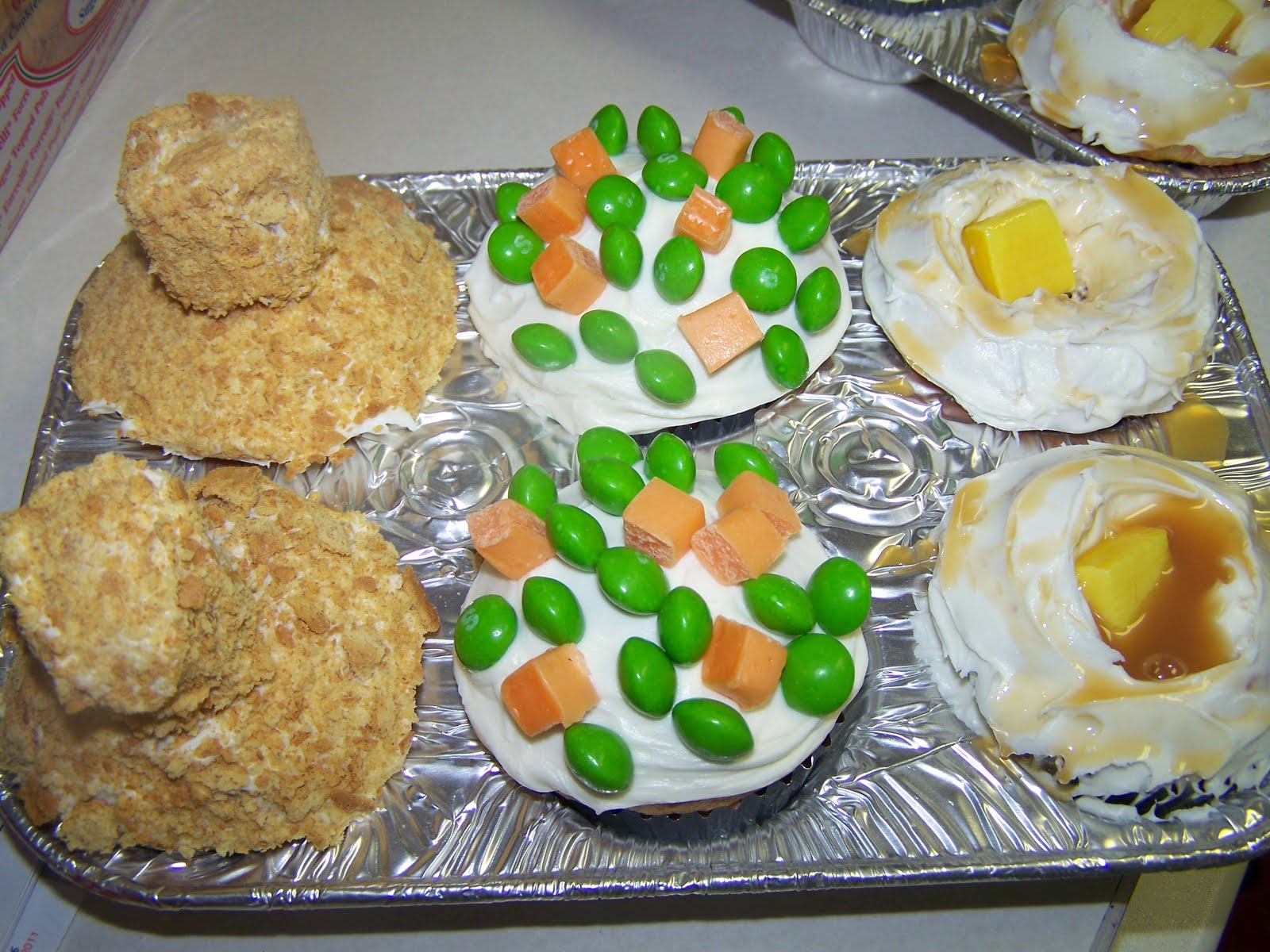 American Honey Home: Fried Chicken Dinner Cupcakes