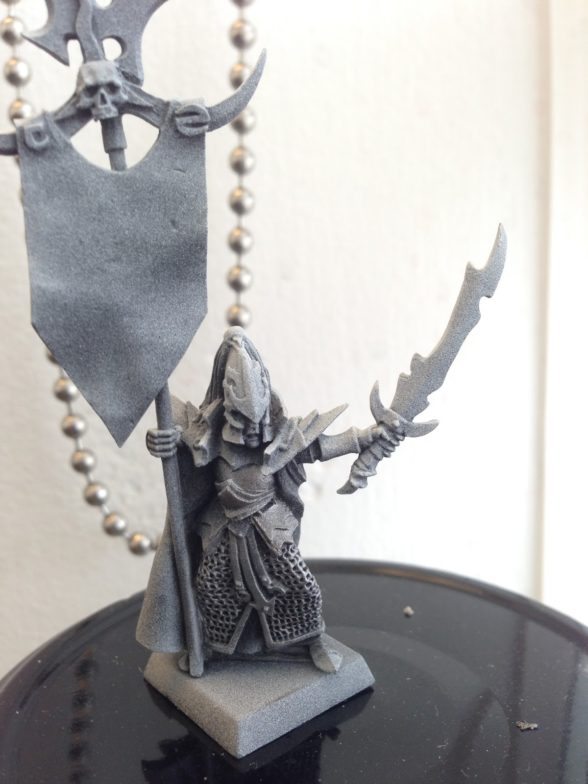 Sable and Spray: Dark Elf Standard Bearer of Khaine for Warhammer ...