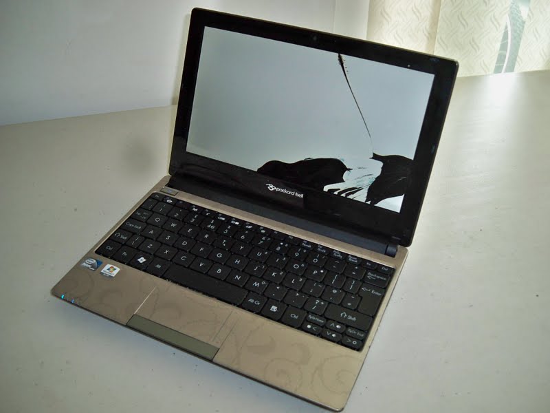 Hp laptop screen cracked internally