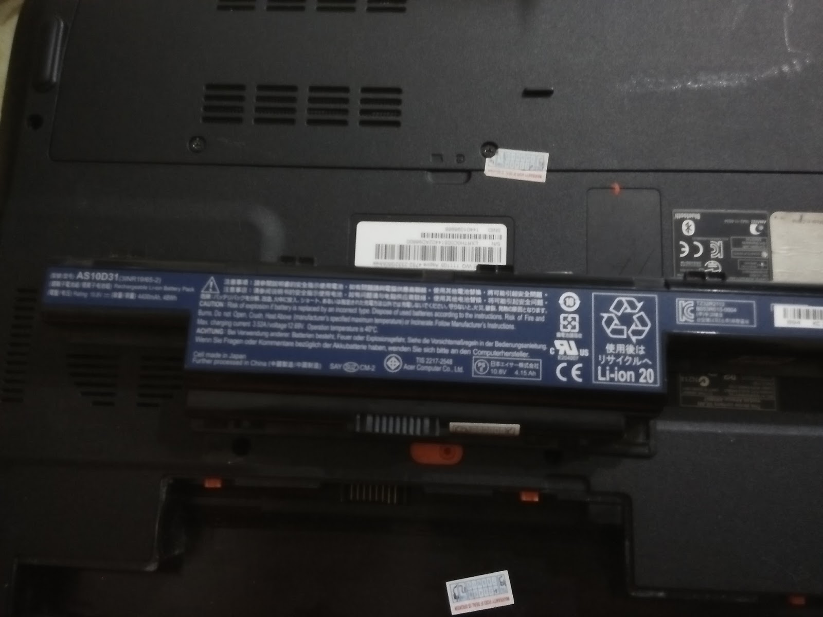 Cara Memasang dan Melepas RAM Laptop