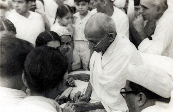 TELUGU WEB WORLD: FATHER OF INDIAN NATION - MOHANDAS KARAMCHAND GANDHI ...