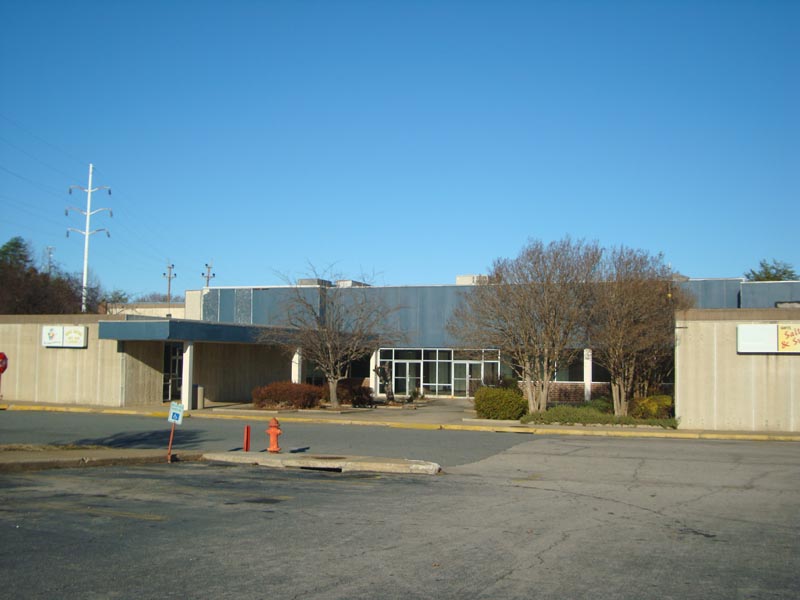 Sky City: Retail History: Pennrose Mall: Reidsville, NC