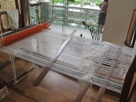 Sarawakiana@2: Brunei Songket - an actual loom within a shop!!