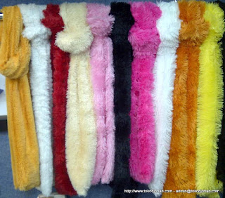 FARINA BUSANA: Syal Bulu