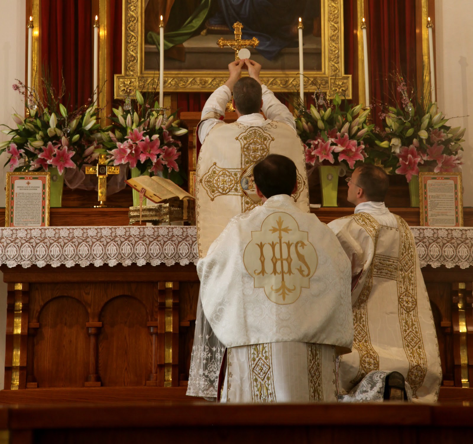Revisiting Principles of Tasteful Floral Arrangement for Easter ...