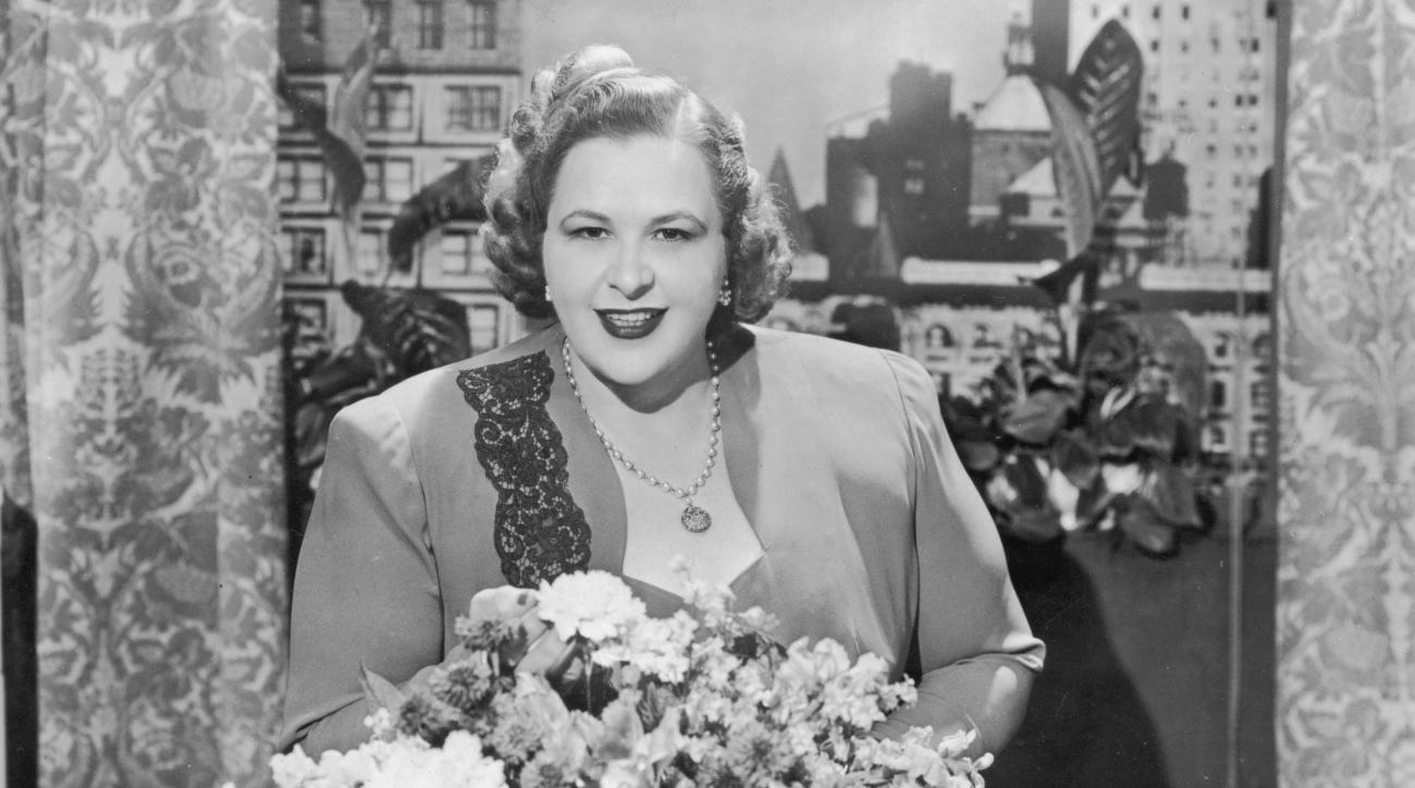Journal de La Reyna (World News Today): Kate Smith Dropped Decades Later!