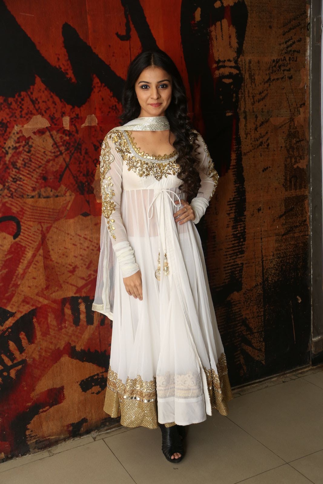 DESI ACTRESS PICTURES: Mahima Makwana Cute Photo shoot gallery ...