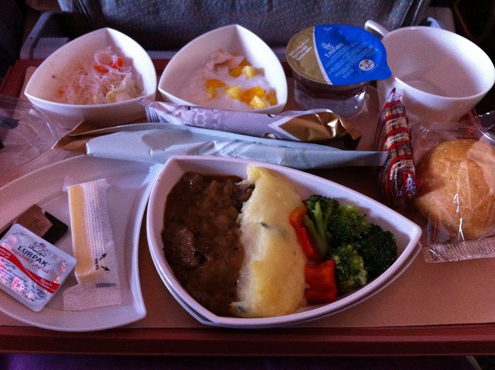 FoodieFC: Lunch On Board Emirates Airlines From Dubai to Singapore