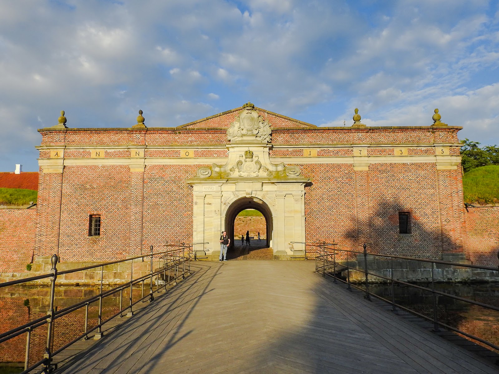 Skirting "Hamlet's Castle" |Blissful Solitary Wanderings