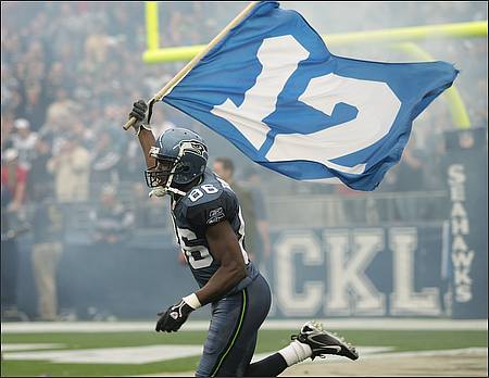 HOWIEINSEATTLE: "WELCOME TO THE SEAHAWKS 12TH MAN ARMY" (with photos)