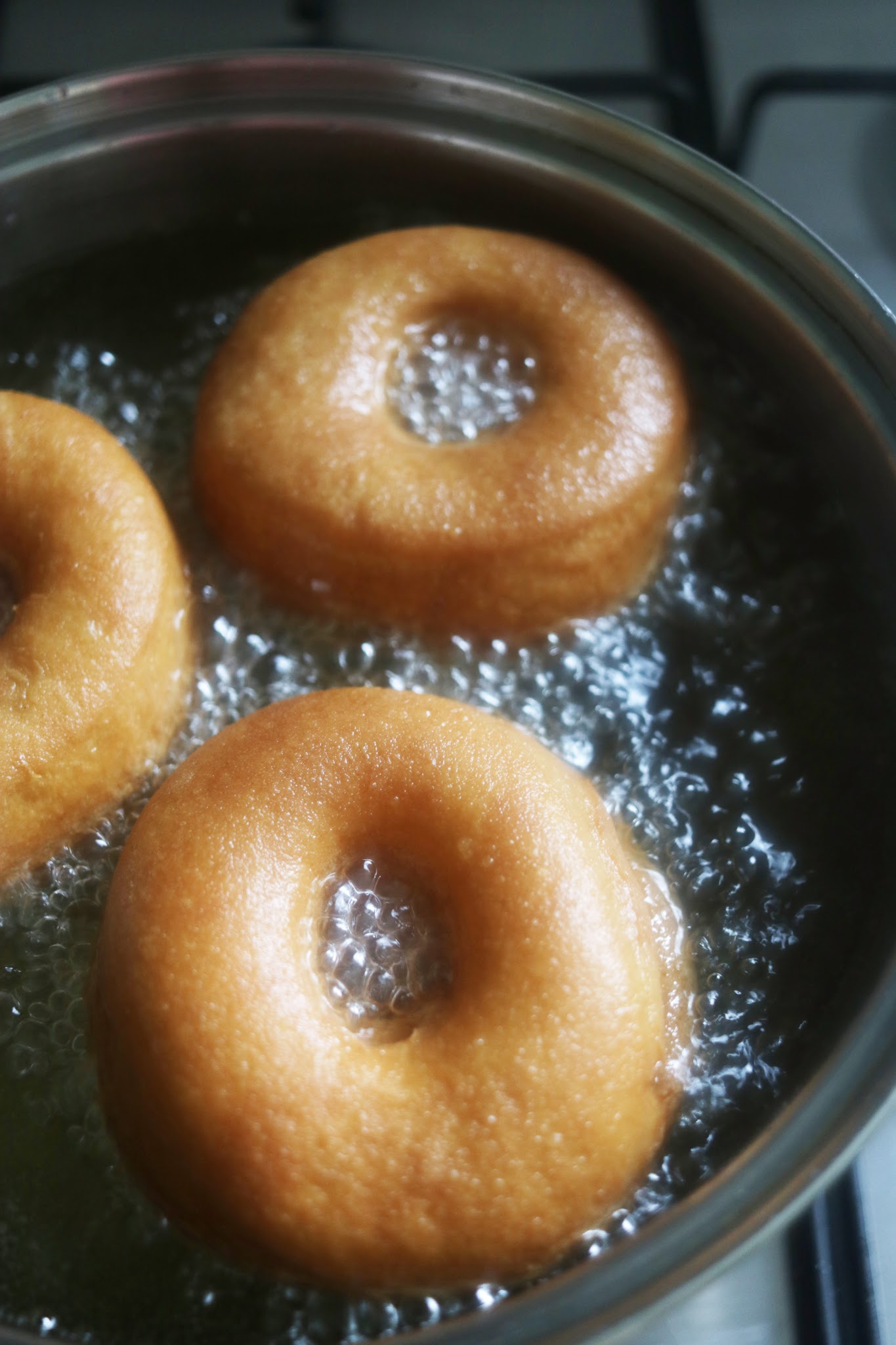 Strawberry marble doughnuts recipe - The Little Blog Of Vegan