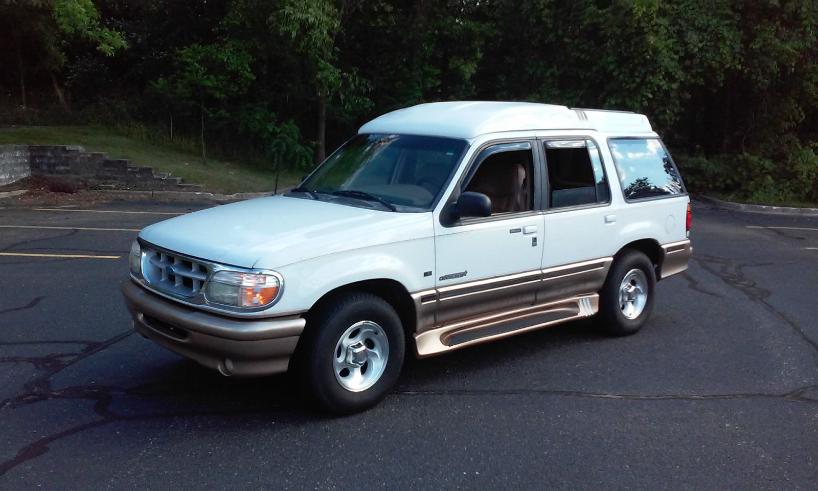 High Tippy: 1996 Ford Explorer Centaurus Conversion - DailyTurismo