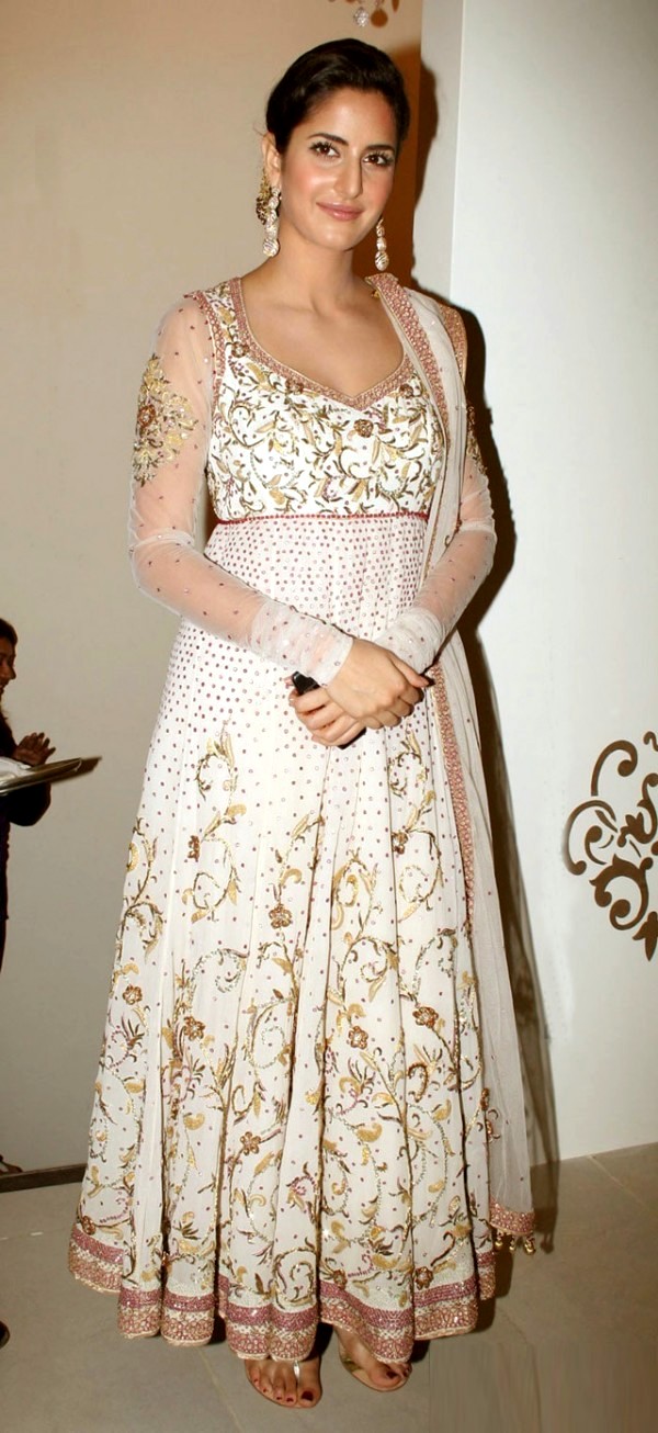 MEHANDI DESIGNS WORLD: Katrina Kaif bollywood actress in wedding dresses