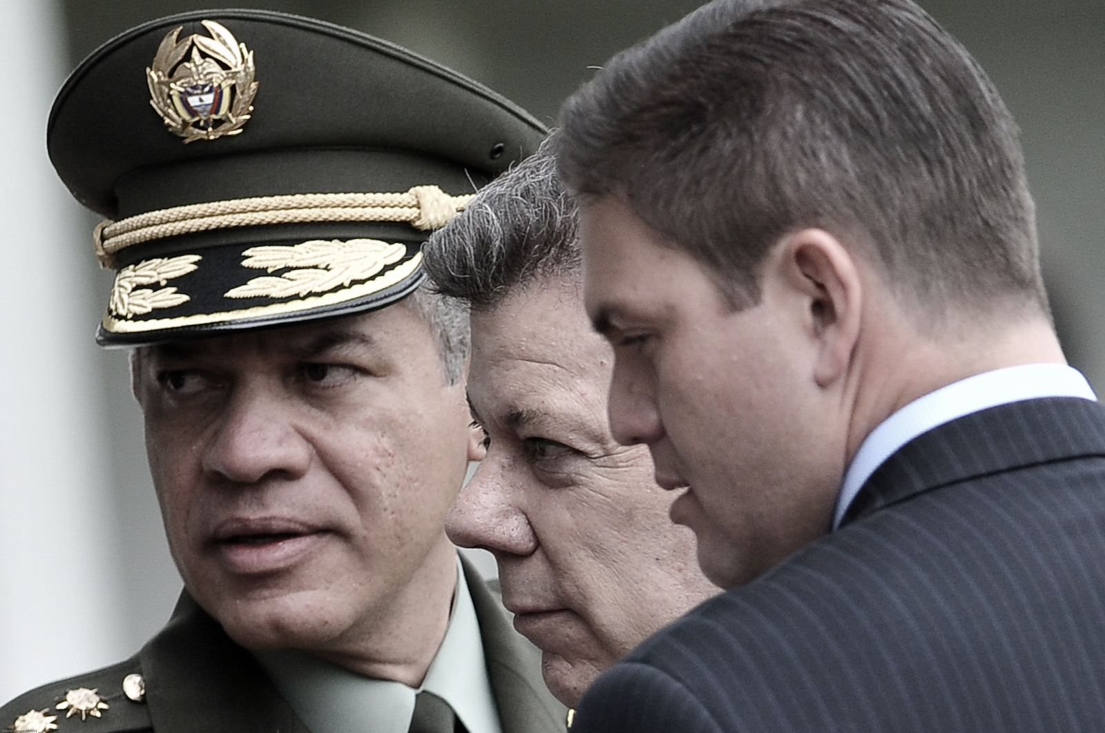 Gabriel Aponte Photographer: Over in the National Police of Colombia