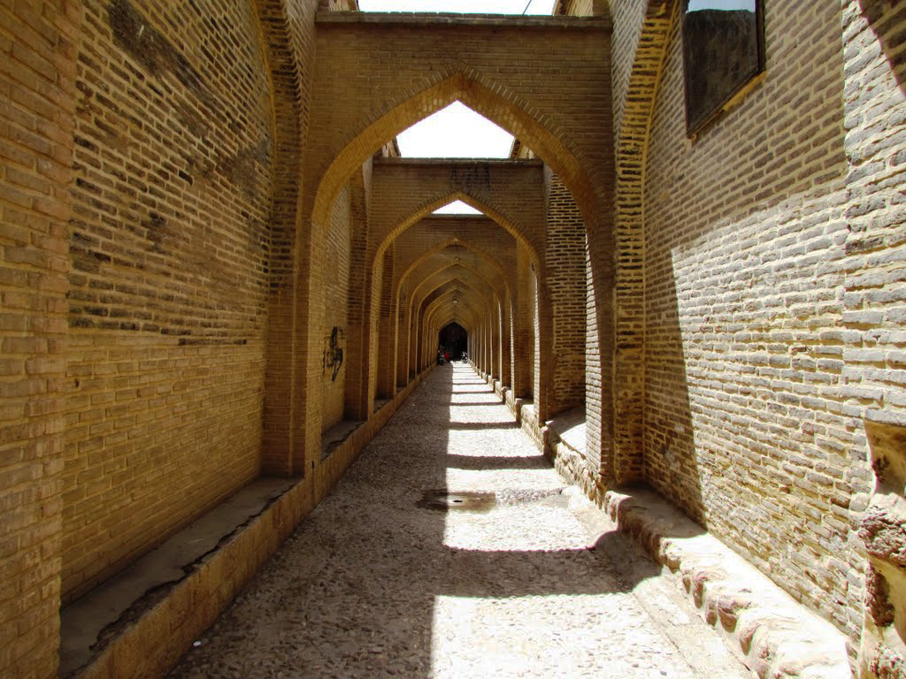 Uppersia Iran Travel blog: Sange Sia(Black Stone) Passage, the old face ...