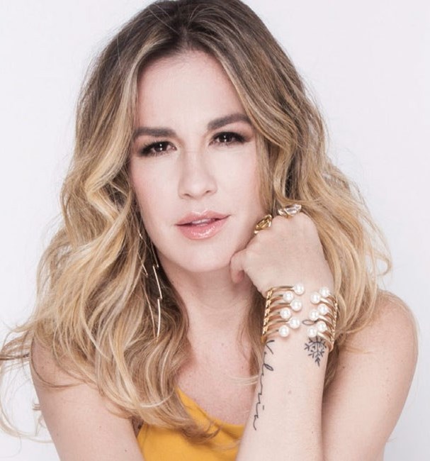 El Lavadero de las Muñecas: MARÍA JOSÉ ESTRENA EL VIDEOCLIP DE 'EL AMOR ...