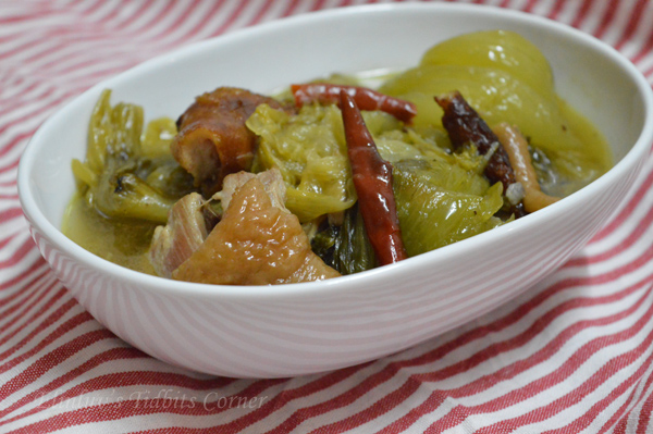 Elinluv's Tidbits Corner: Kiam Chai Boi With Roast Pork Trotters