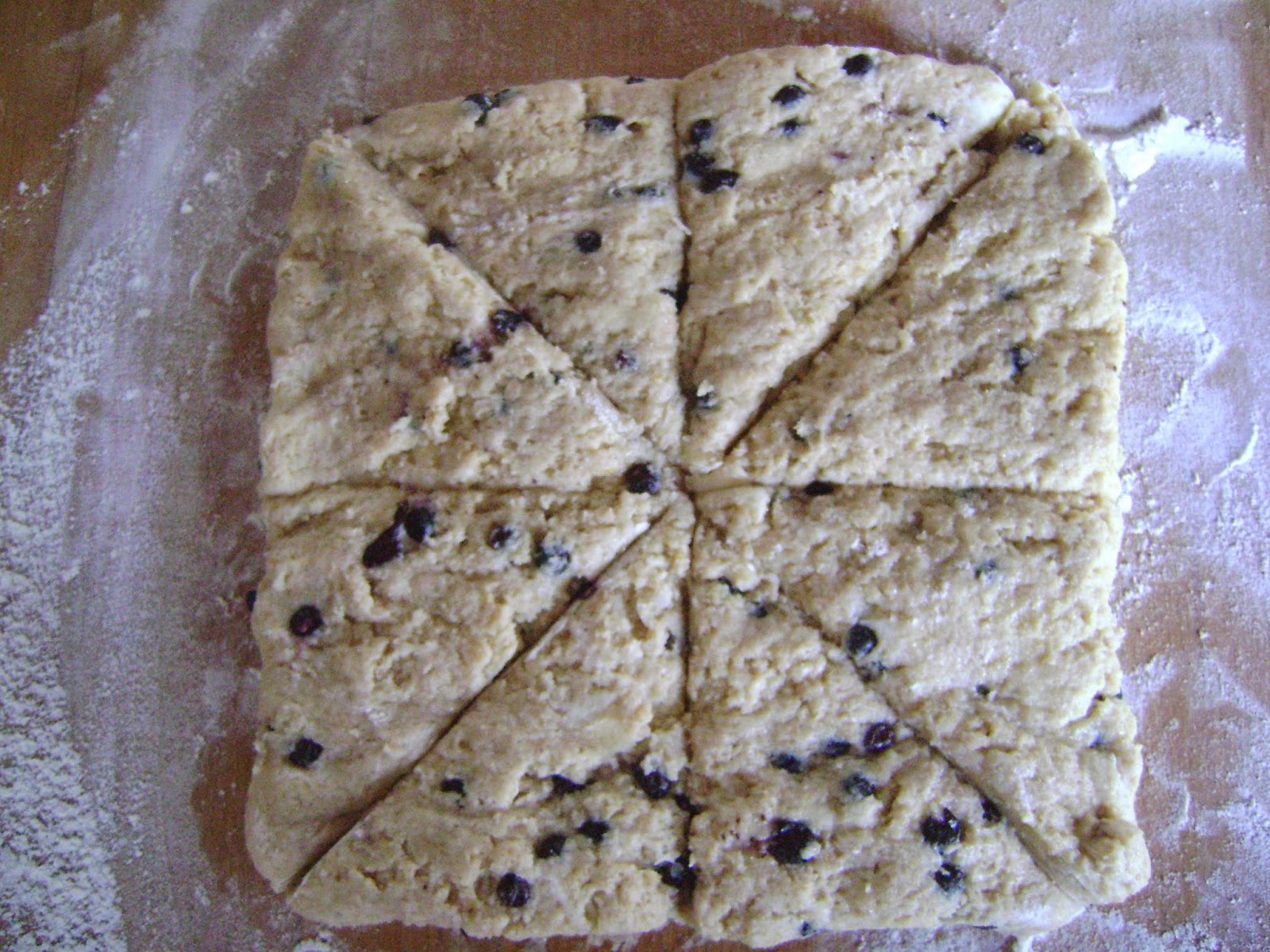 Huckleberry Lemon Scones - mysavoryspoon