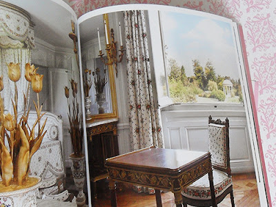 Inviting History: Marie Antoinette's Versailles by Cécile Berly