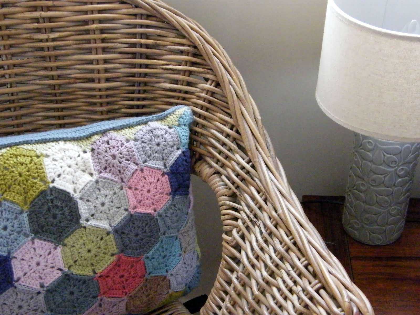 Annie's Place: Solid 'Willow' Crochet Block How-To