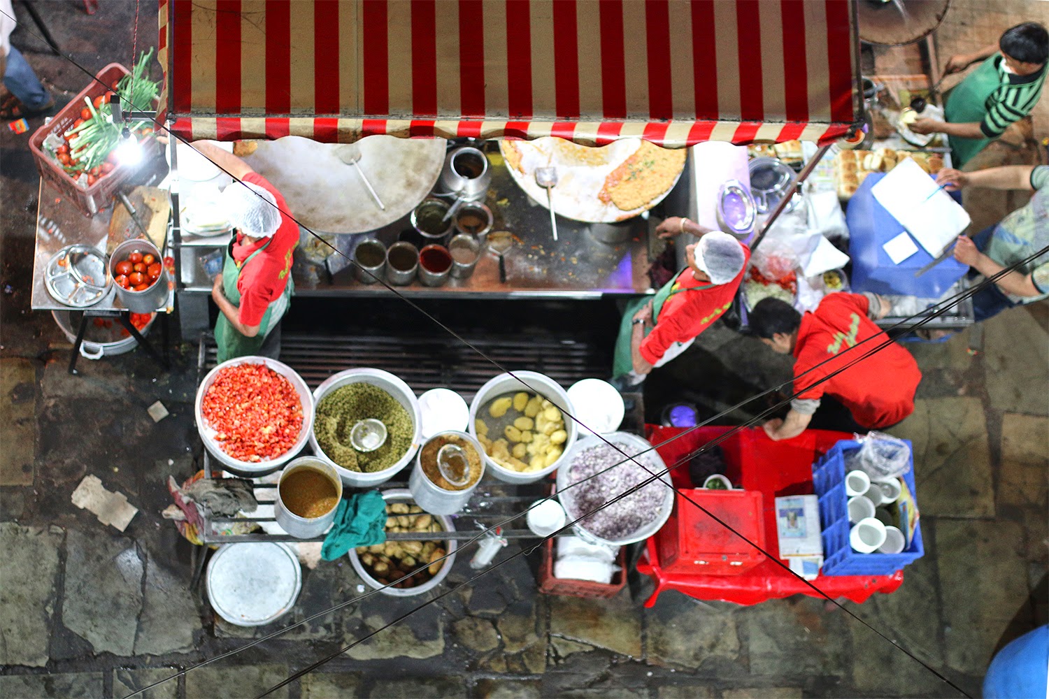 Street Food in Ahmedabad - Manek Chowk at night