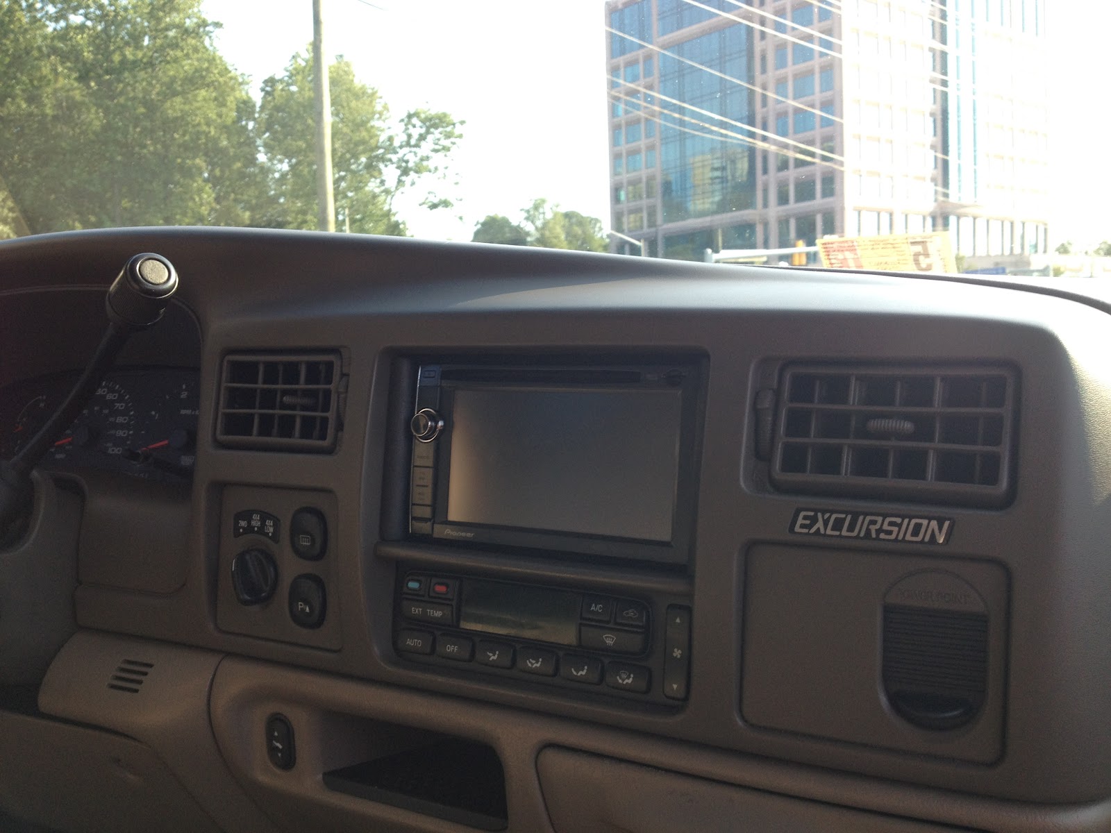 Hurleys Auto Audio: 2004 Ford Excursion For Full Entertainment System