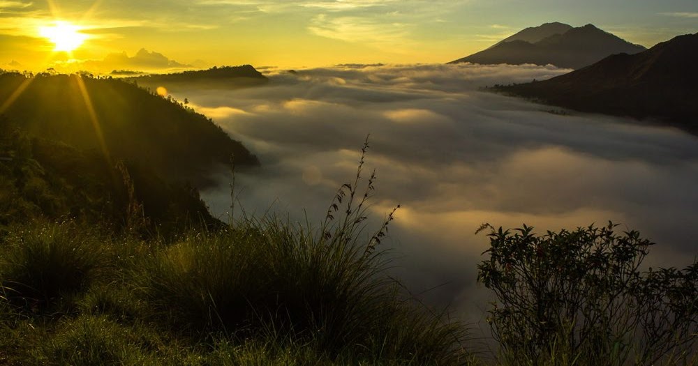 Berburu Sunrise Langka di Desa Pinggan, Bali | Hotel Tiket
