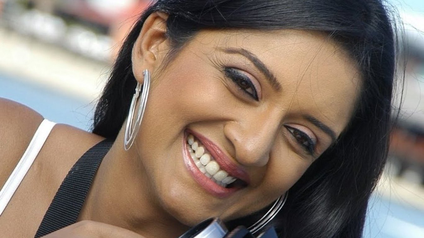 Vimala Raman Wallpaper