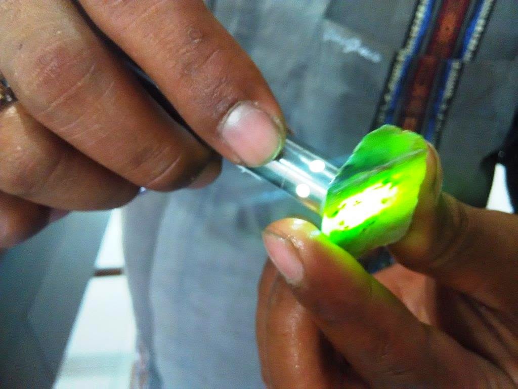 kolesi batu: 9 Macam Jenis Batu Giok Aceh