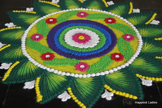 Try These Beautiful Multi-coloured Rangoli Designs of the Season ...